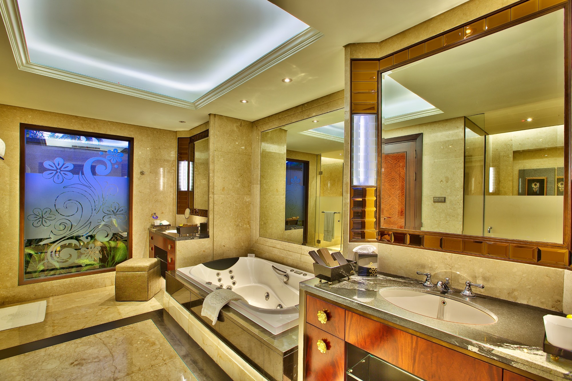 Room Details - The Trans Resort Bali